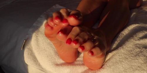 Oily Long Red Toes 5968