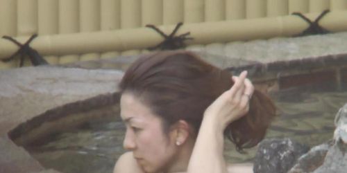 Japanese Onsen Spa Voyeur 17