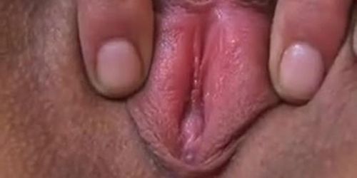 Beautiful Melissa Flexes Her Vagina Muscles