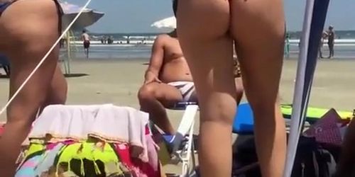 Sexy Underwater Bikini Asses