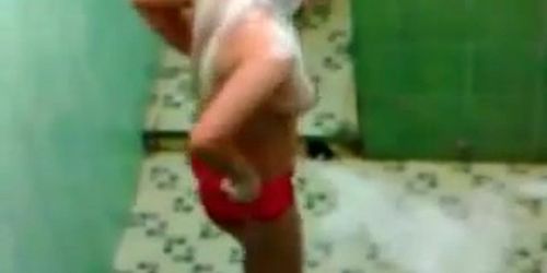 Espiando Vecina Peruana 1