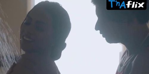 Noor Malabika Sexy Scene In Palang Tod Siskiyaan