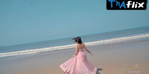 Muskaan Mohnot Breasts Scene In Flaunt