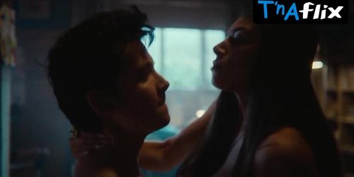 Mimi Keene Sexy Scene In Sex Education