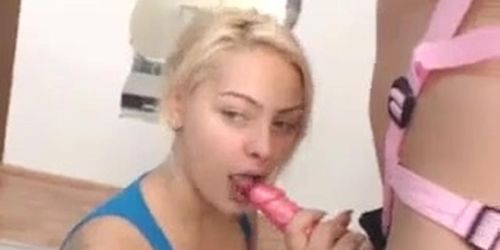 Webcam Lesbian Strapon Sex