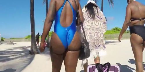 Rave Booty Walking