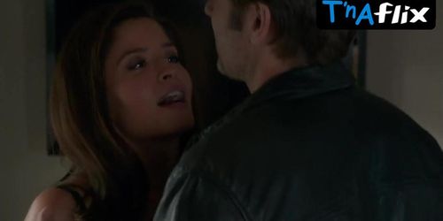 Mercedes Masohn Underwear Scene In Californication