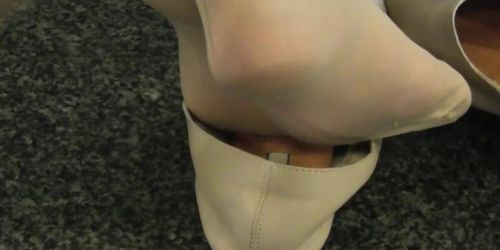 Candid Nylon Feet Toeclamp In Fair