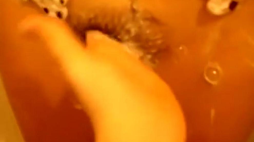 Hairy Girlfriend Showering 6944