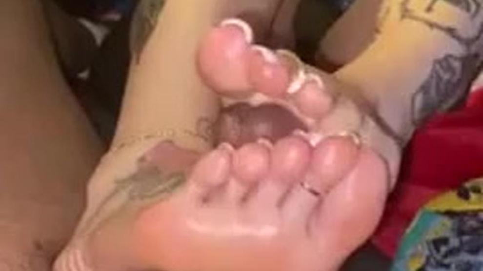 Footjob Loe Porn Videos