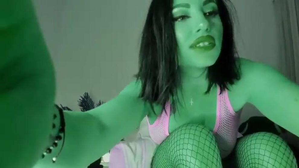 Chaturbate Green Alien Girl Playing And Sucking Her Tits On Camera Porn Videos