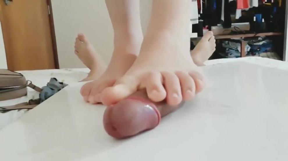 Chinese Femdom Trample Cock Qq2985868019 Porn Videos
