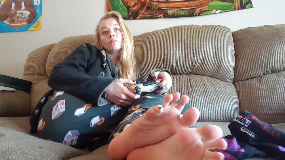 Light Domme Feet Porn Videos