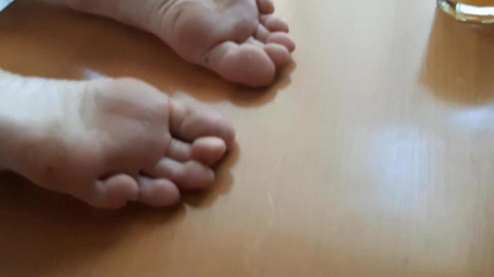 Big Feet Long Toes