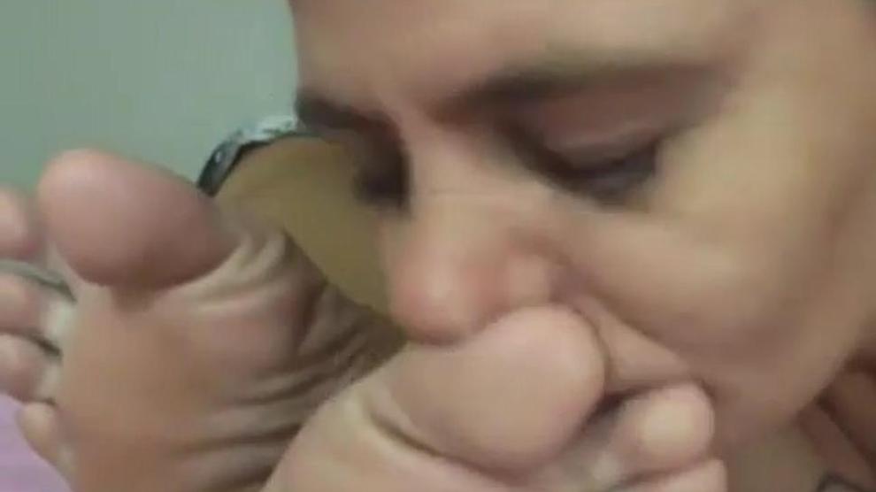 Lesbian Smell Feet Porn Videos