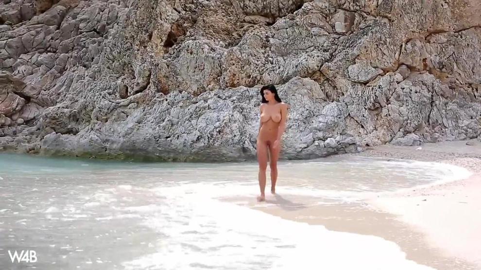 Lucy Li Naughty In Paradise