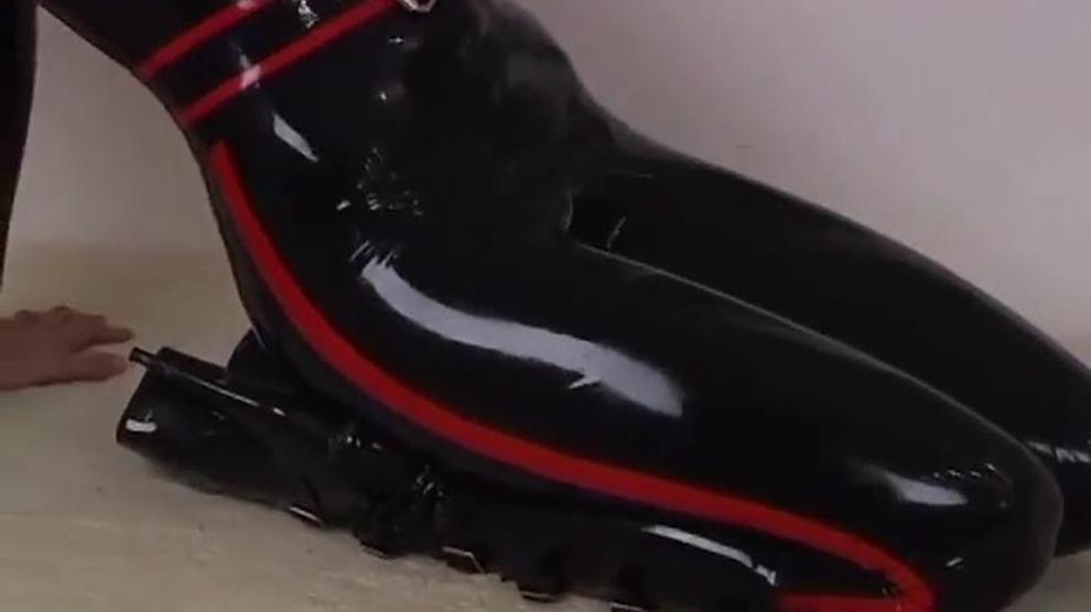 Lara Latex Military Catsuit Lara Latex Porn Videos