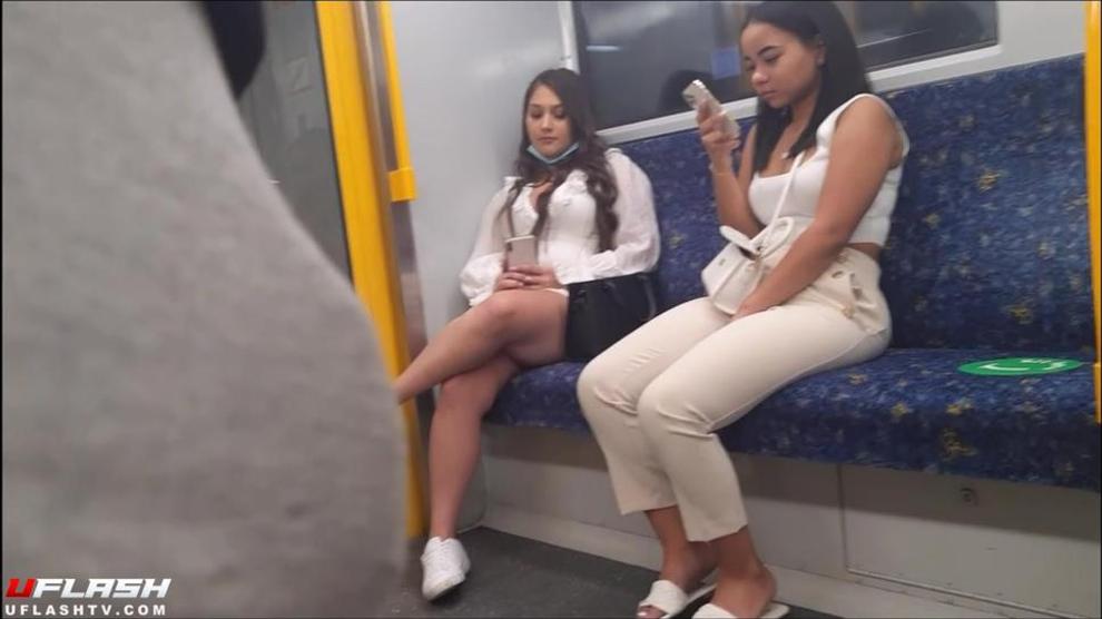 Pair Of Ladies Bulge Flash Porn Videos