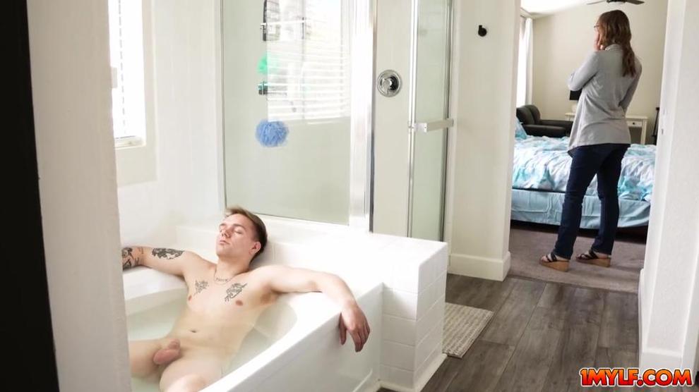 Joshua Slides His Prick Deep Into Stepmom Ophelias Pussy Ophelia Kaan Joshua Lewis Porn Videos