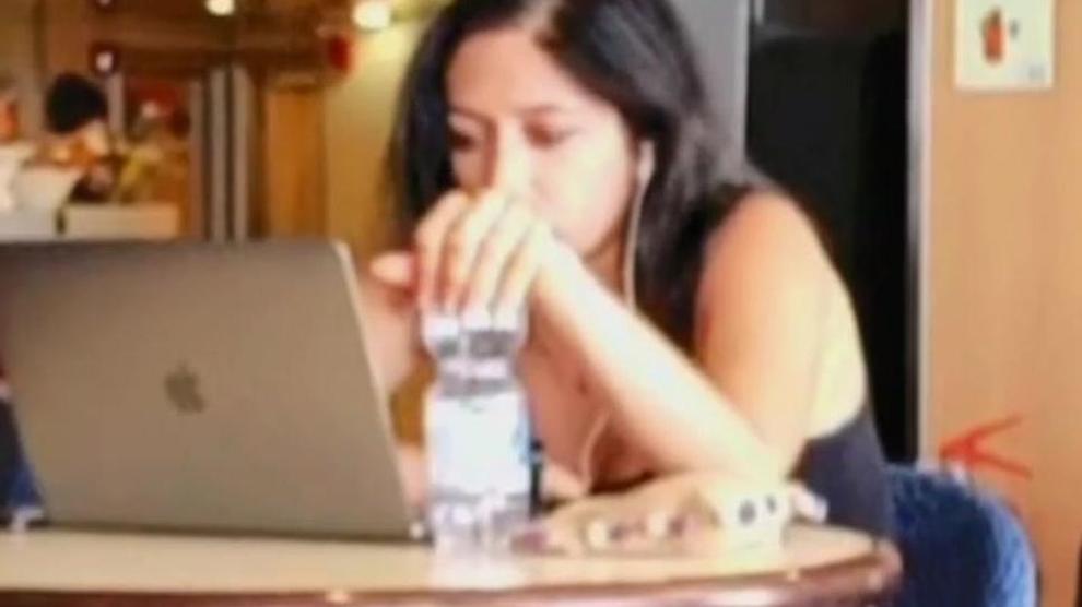 Working Girl Chatting And Glancing At My Bulge Porn Videos