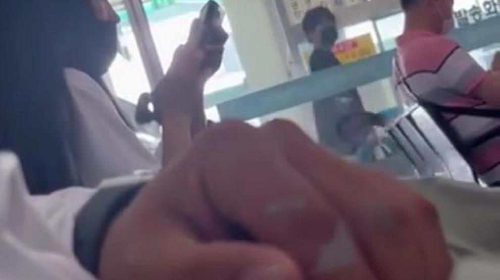 Korean Dickflash 04