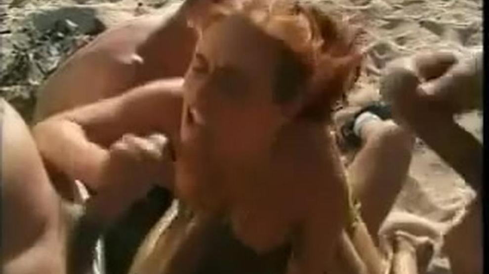 Beach Group Sex 9536