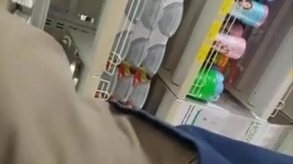 Bulge Flash First Store Porn Videos