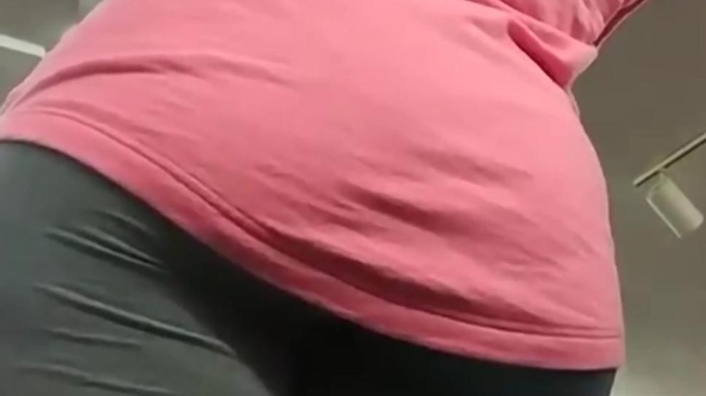 Thick Ebony Vpl In Black Leggings Flexing Booty