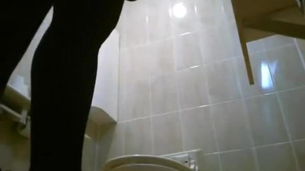 Japanese Women Caught In Public Toilet Peeing Porn Videos