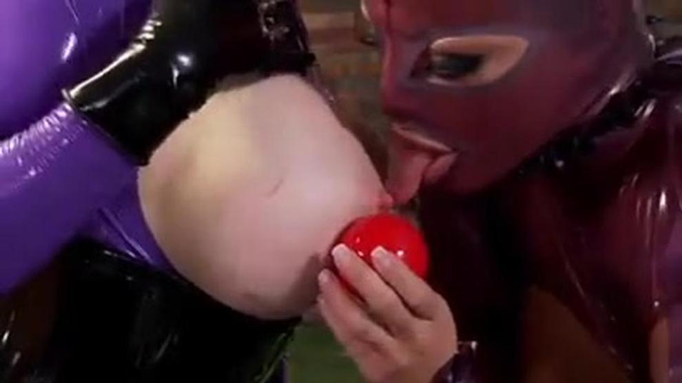 Latex Lovers Porn Videos 0690