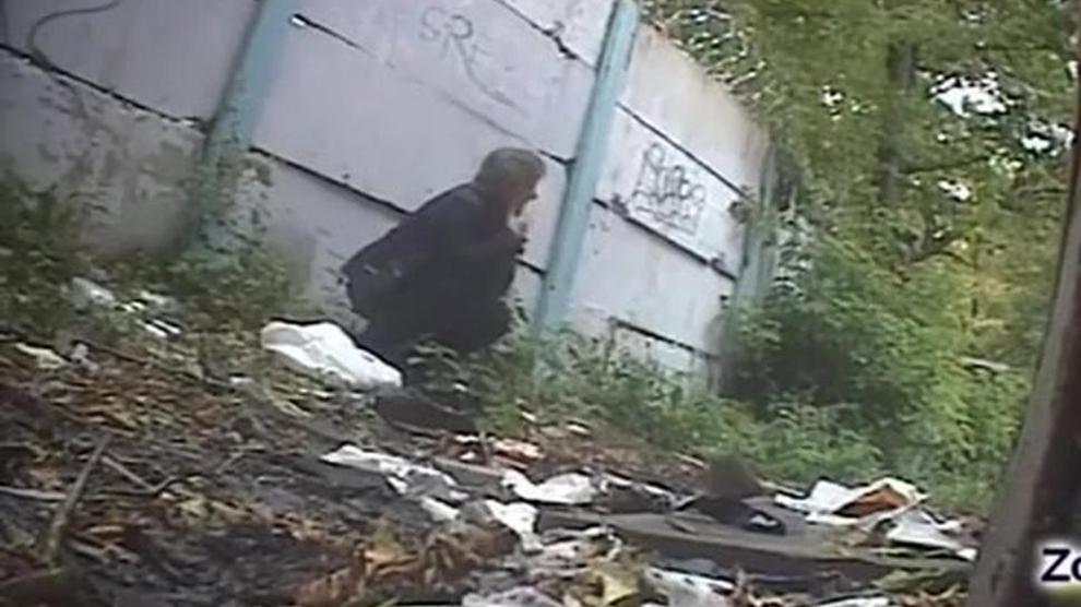 Mature Woman Peeing Outdoors Porn Videos