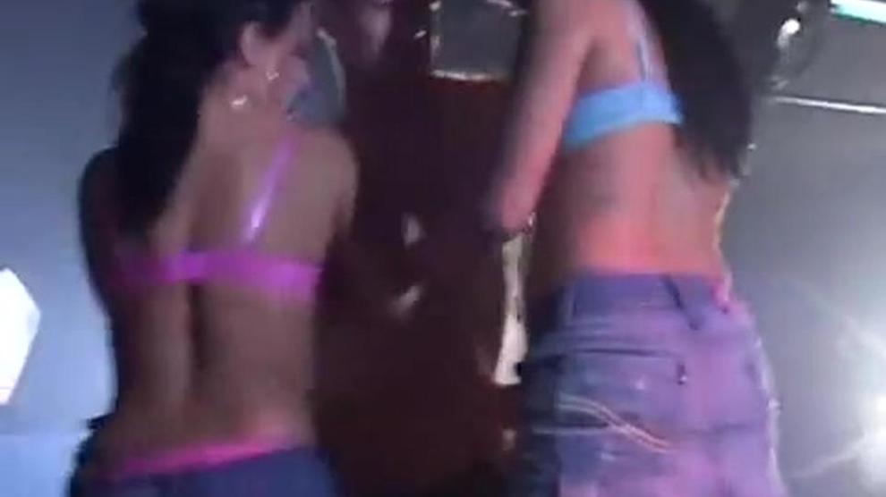 Girlfriends Enjoy Male Strippers 9845