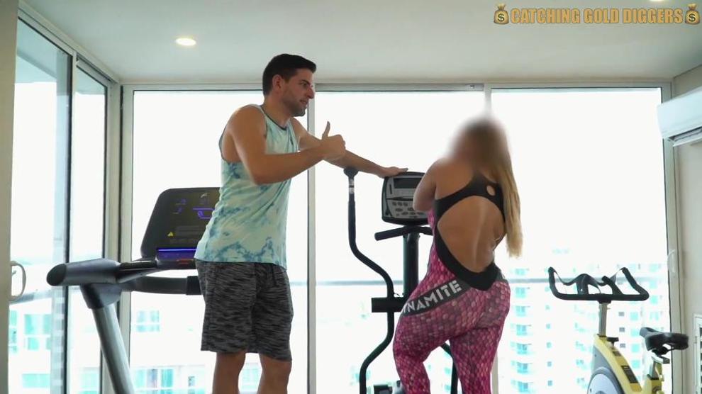Venezuelan Big Booty Gold Digger Gets Fucked After A Gym Work Out (Antonio Mallorca) - Tnaflix.com