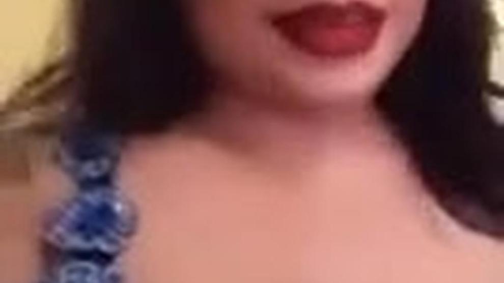 Rasmi Alon Removing Bra On Live Stream Porn Videos