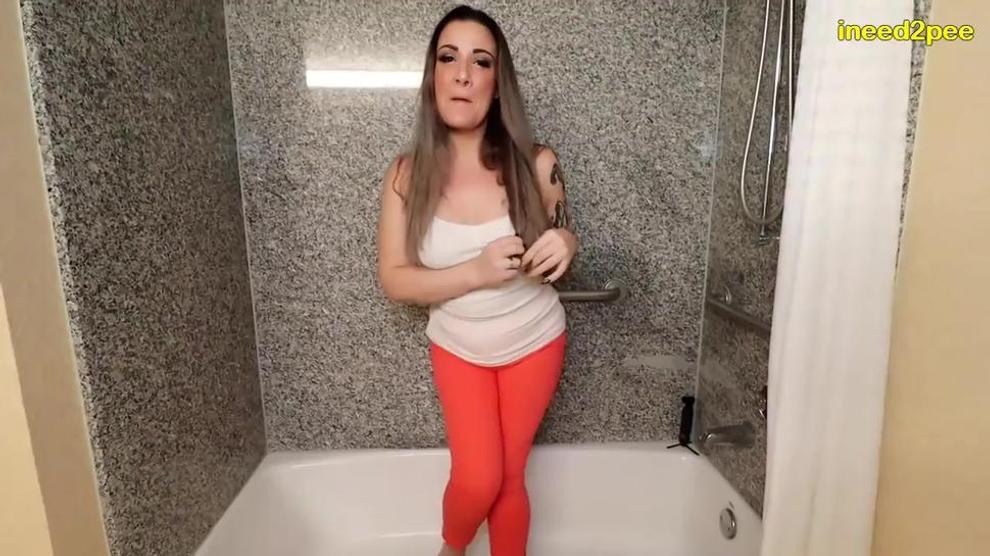 Girls Are Desperate To Pee Wetting Her Panties And Tight Jeans 2023