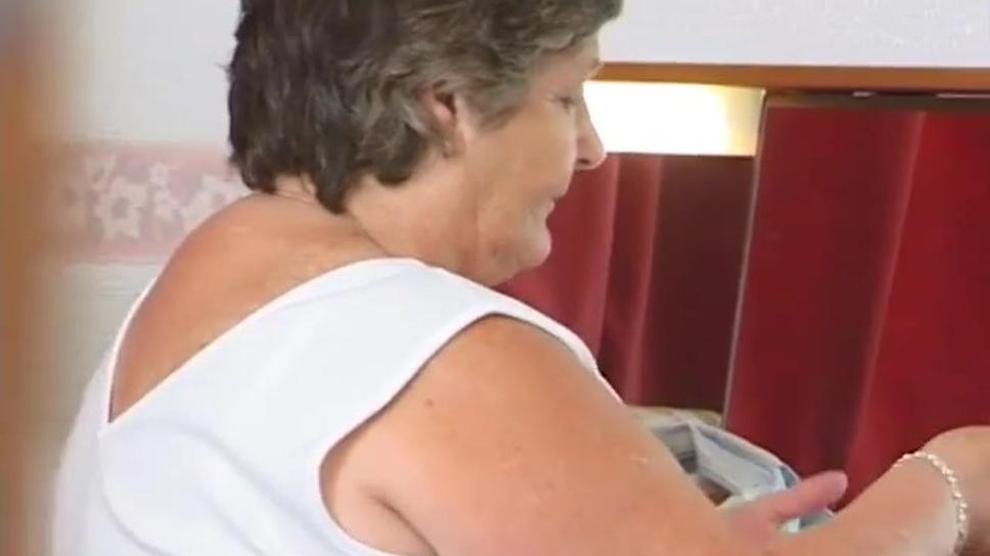 Granny Libby Showing Ner Pussy Porn Videos