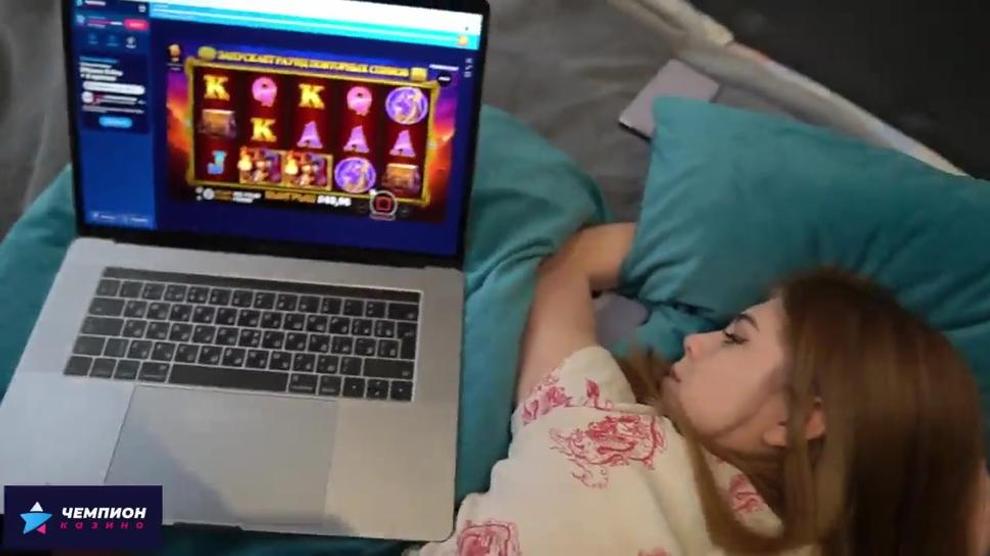 Step Sister Asked For A Massage And Started Sex 