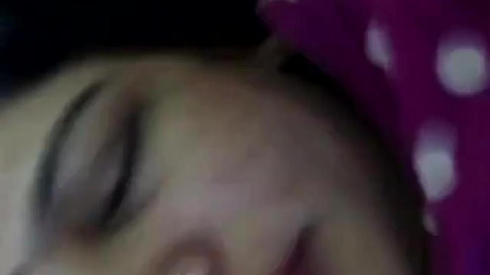 Muslim Step Mother Has Sex With Hindu Shopkeeper For Groceries