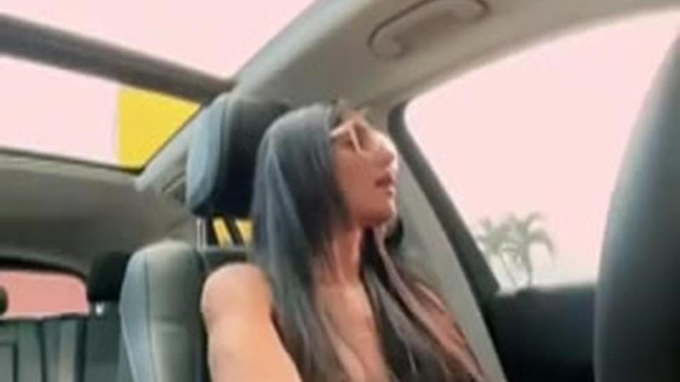 Cum in car - Tnaflix.com
