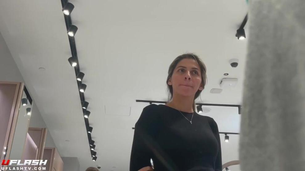 Beautiful Girl Bulge Flash