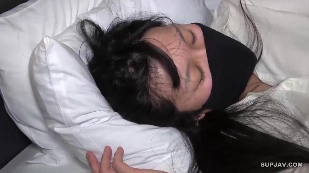 Japanese Milf 3p Condom Fucked Facials