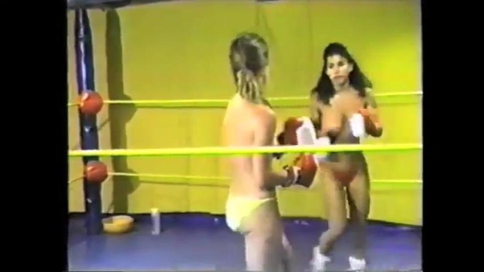 Topless Fem Boxing