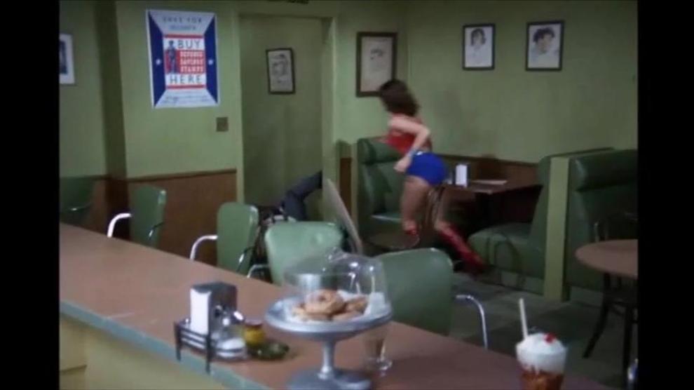 Wonder Woman Lynda Carter Edition Job Hot Sexy Debra Winger 2