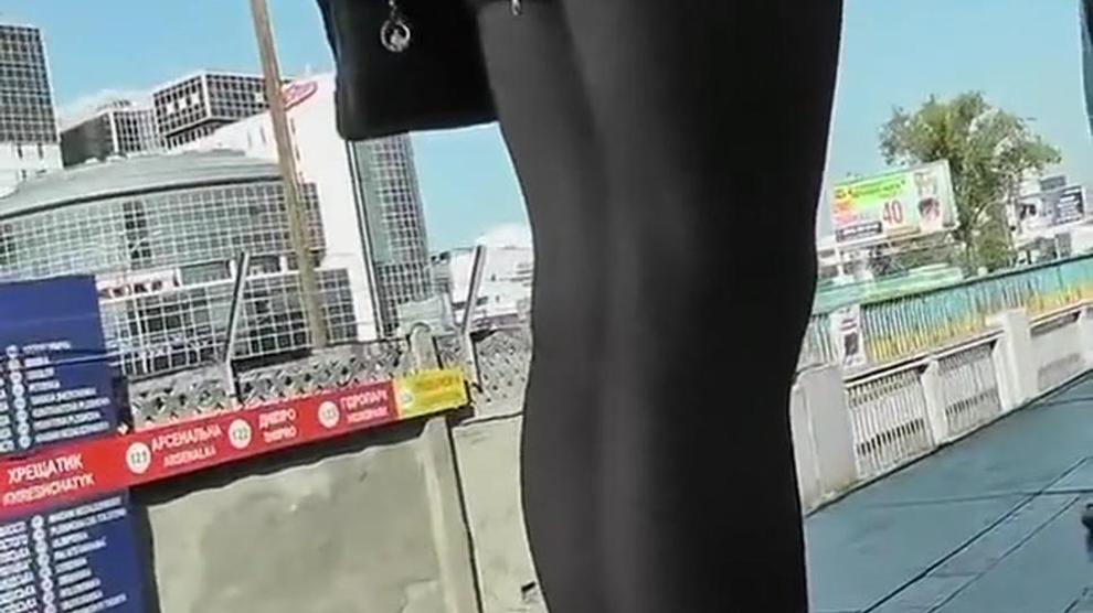 Upskirt Of A Secretary Under The Desk 0450