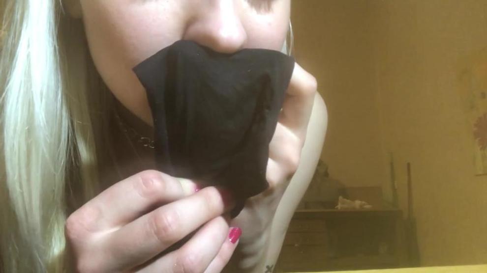 Lesbian Sock Sniffing
