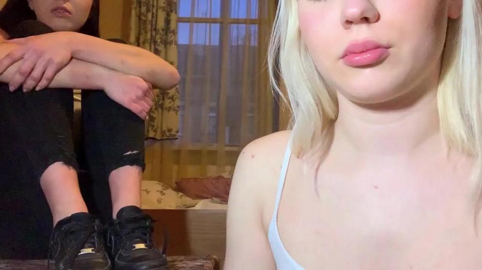 Lesbian Sock Sniffing1
