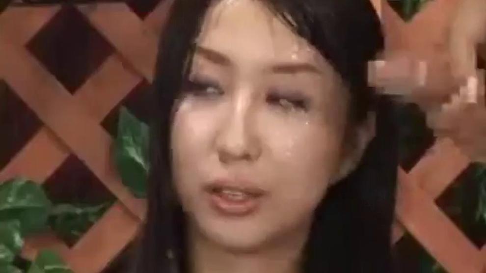 Bukkake Facial On Female Announcer