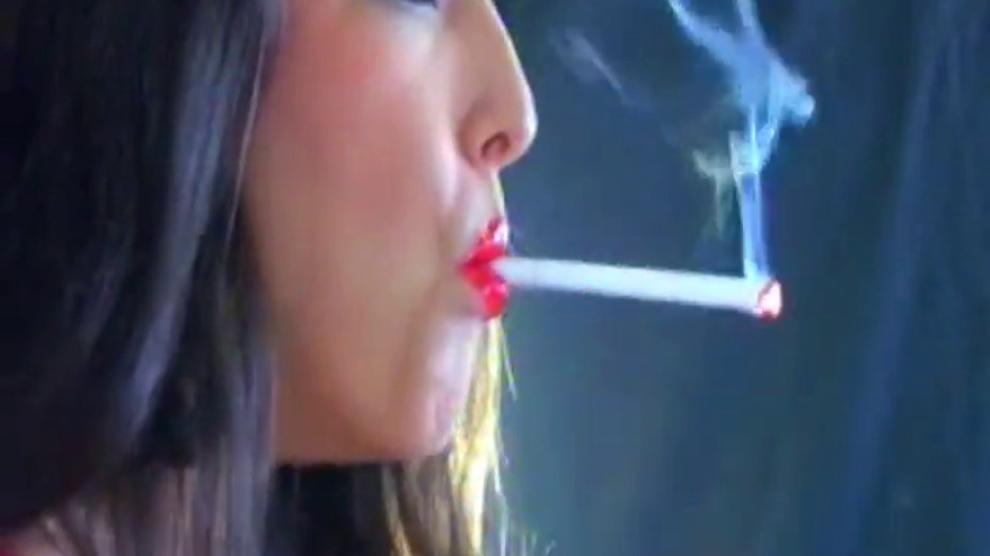 Alexxxya Smoking Vs 120