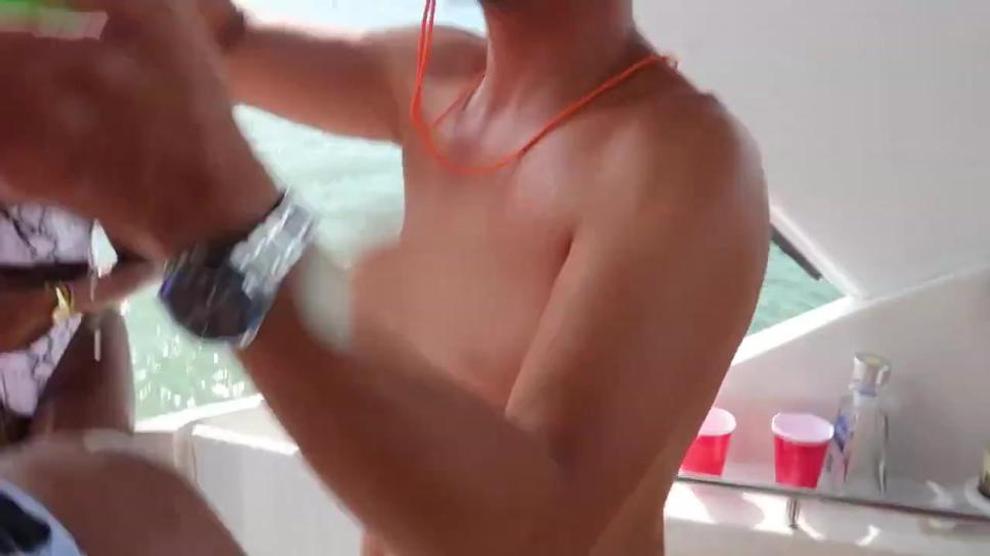 Twerking On A Boat Porn Videos