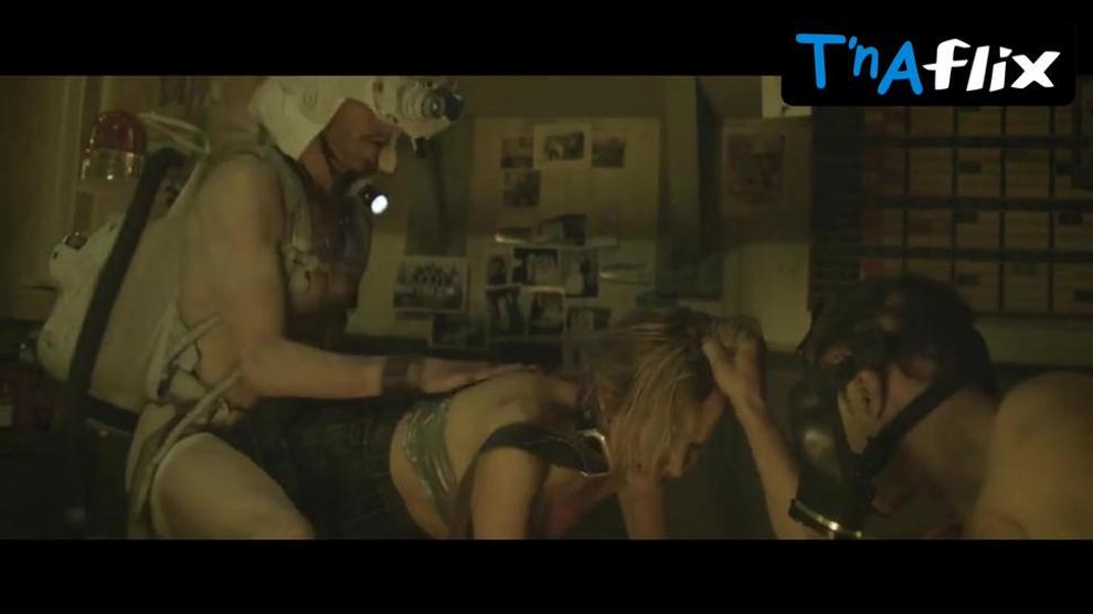 Rosanna Arquette Sexy Scene In The Divide 9311